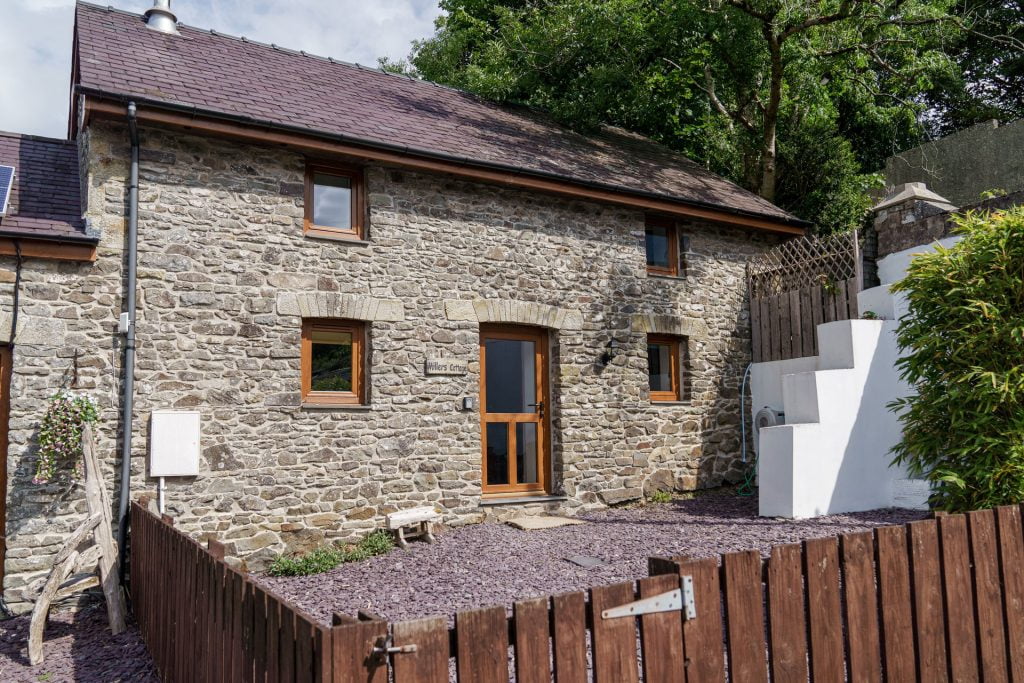 Millers Cottage - Happy Donkey Hill Holidays